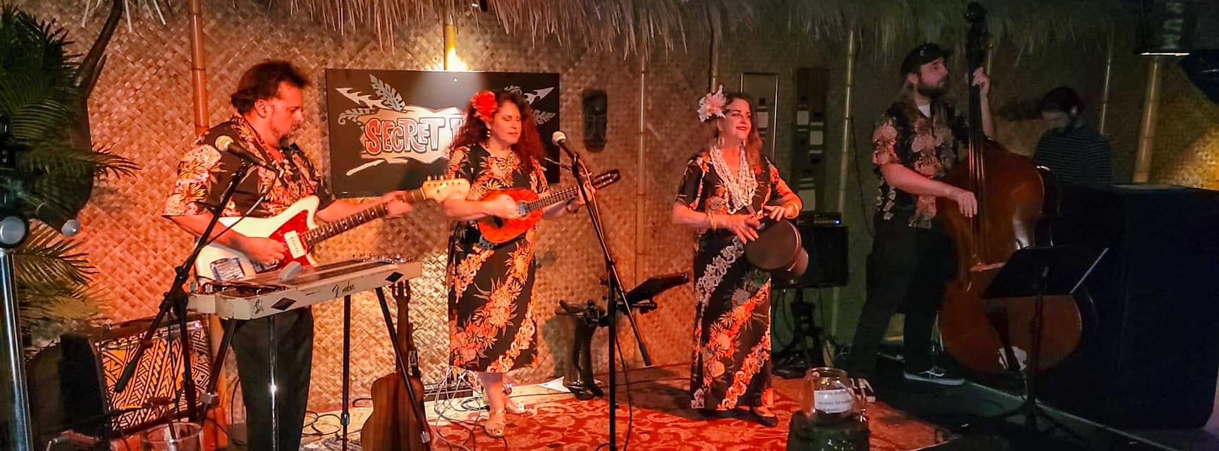 Jill Martini & The Shrunken Heads Group Photo – Harbor Cove Cafe